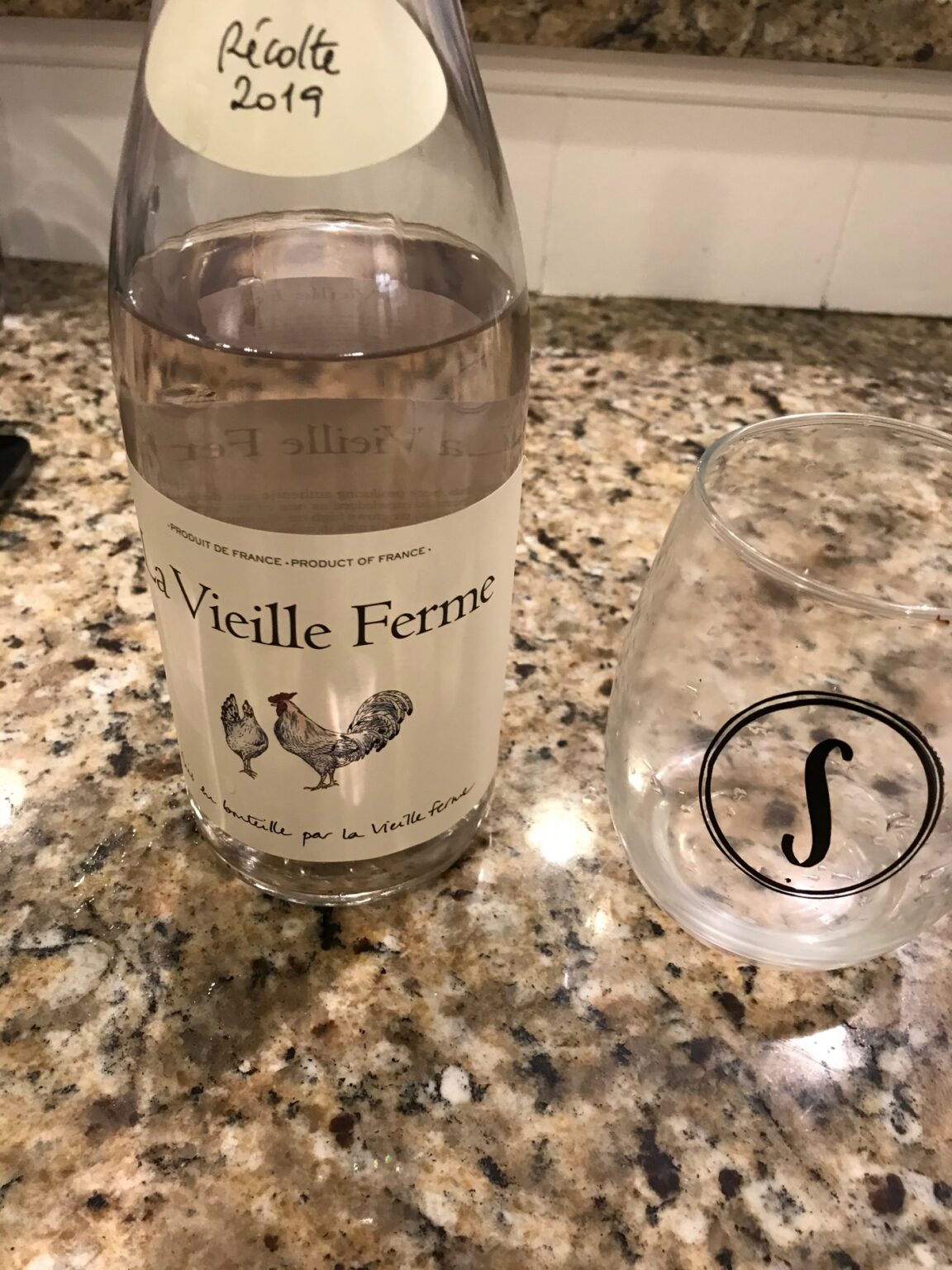 How to easily remove and reuse a wine label - The Wicker House