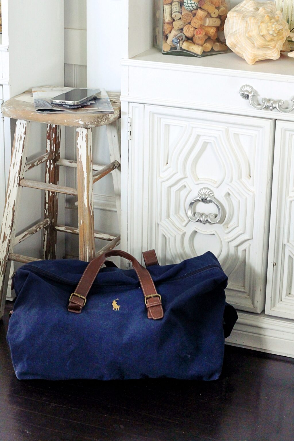 Seaside Shelves: Beachy Bookshelf Styling - The Wicker House